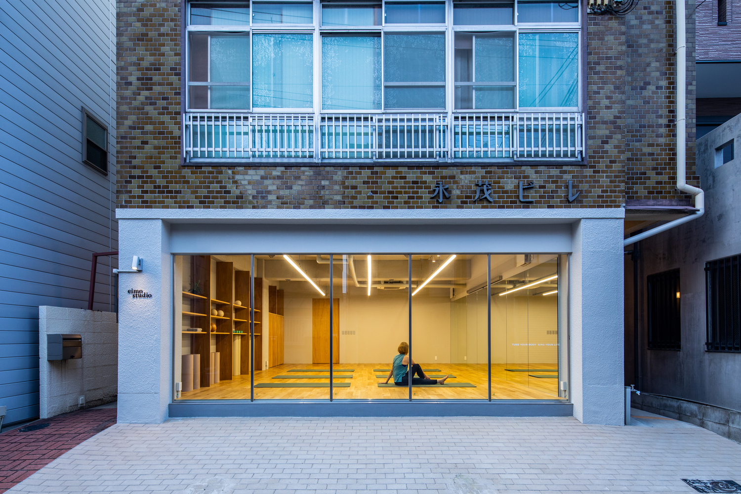 SIMPLES - graf | decorative mode no.3 design products Inc.